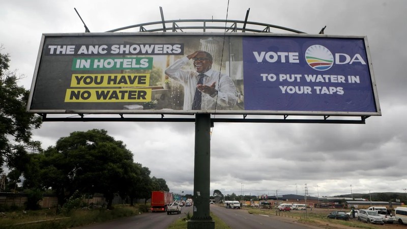 DA stands firm on billboard highlighting Gauteng Premier’s hotel showers