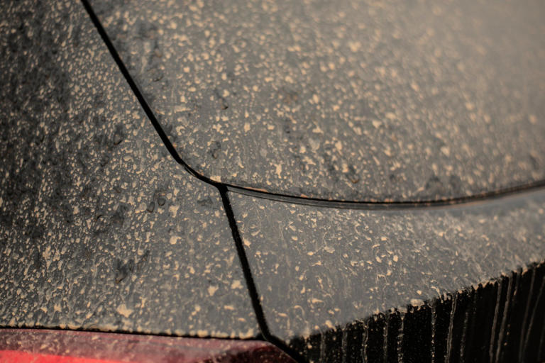 Health warning over Saharan dust cloud bringing 'blood rain'