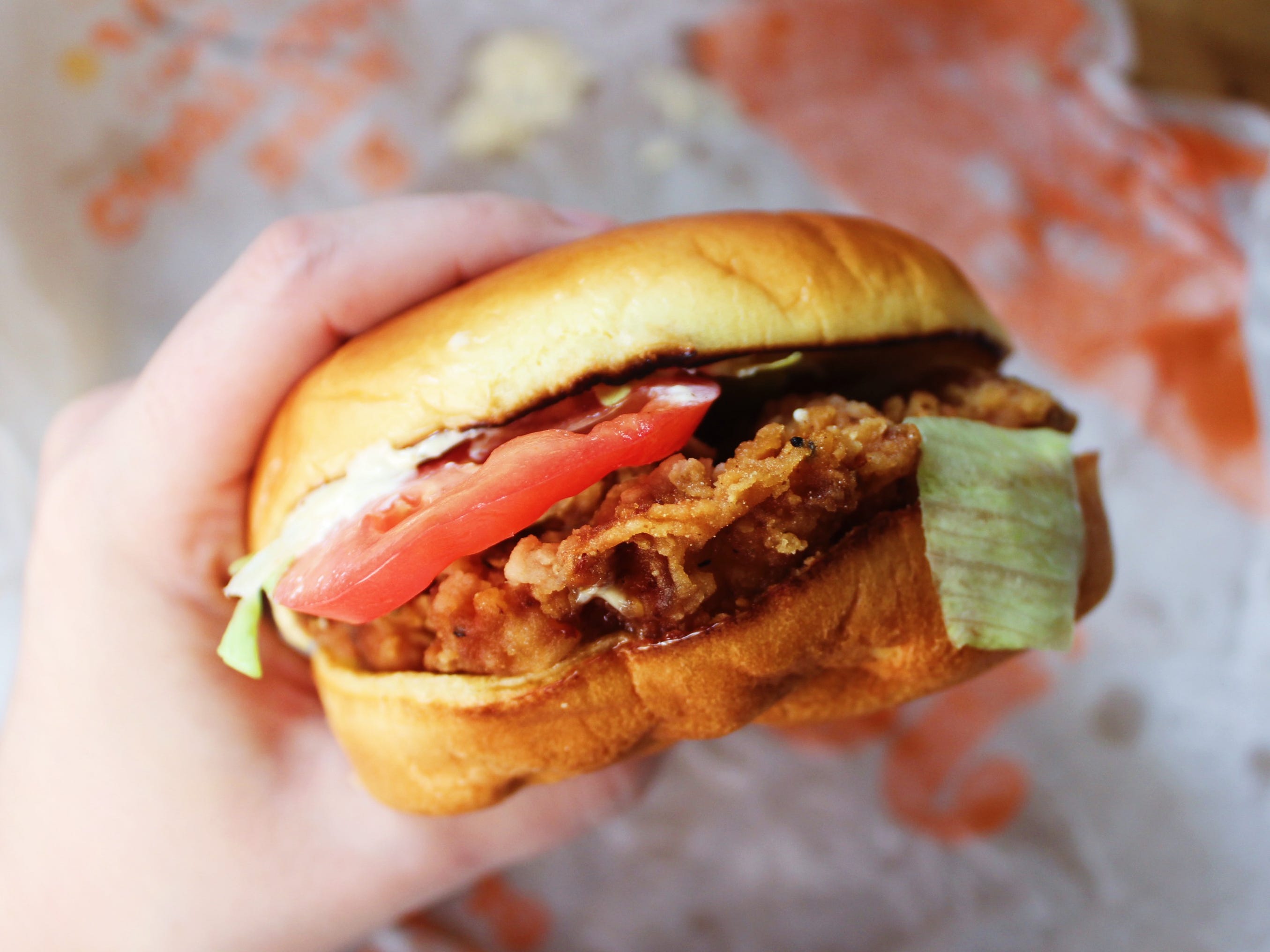 I tried chicken sandwiches from 5 fast-food chains. The best one ...