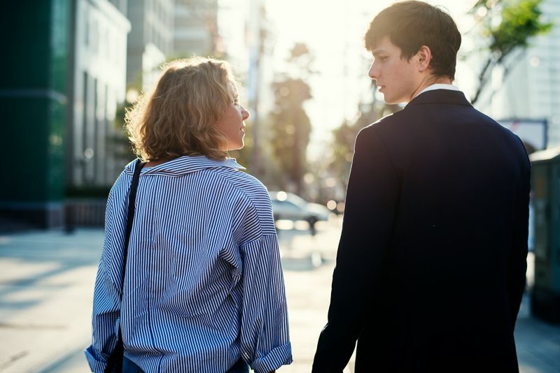 12 subtle signs your ex has forgotten you