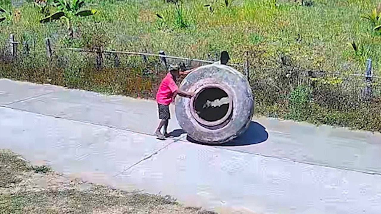 Giant 60-year-old jar shatters while being rolled along road