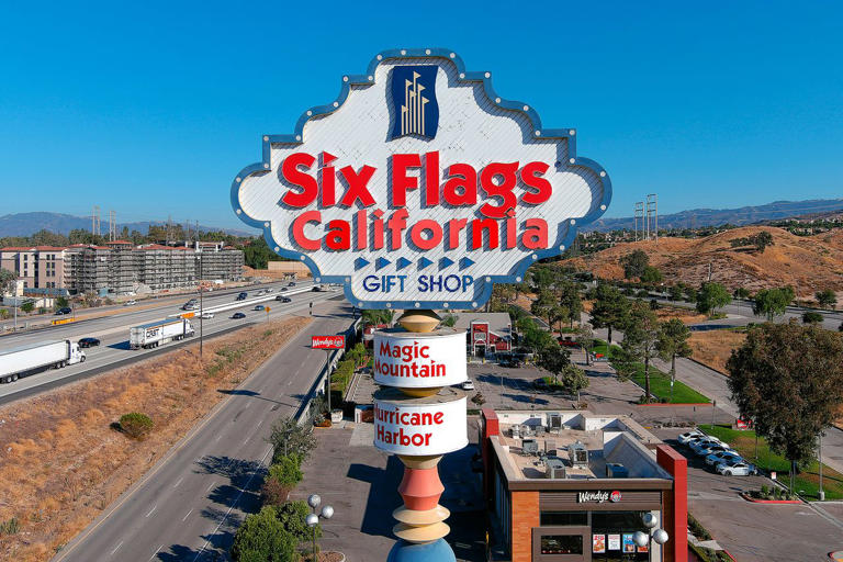 Six Flags to sell off 7 amusement parks