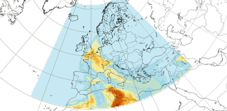 Health warning over Saharan dust cloud bringing 'blood rain'