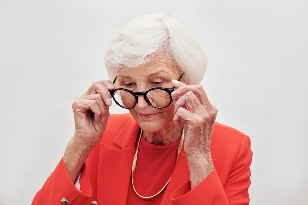 The single senior’s disadvantage: Why retirement math is brutal for ...