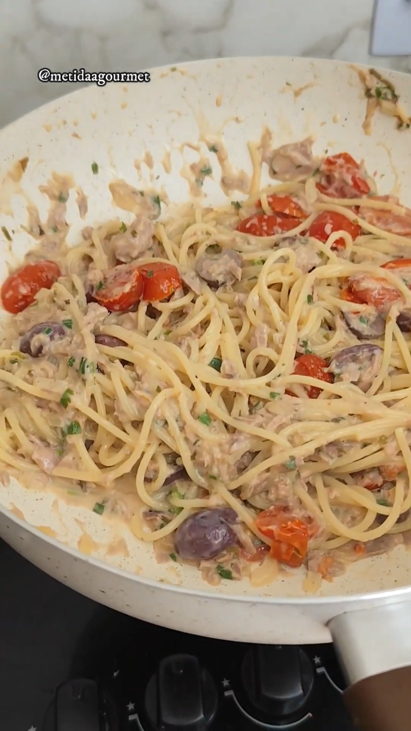 Macarrão com atum em 10 minutos: a receita rápida que salva o jantar