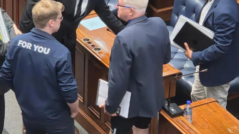 Alan Winde’s cycling shorts and pink socks cause a stir in parliament