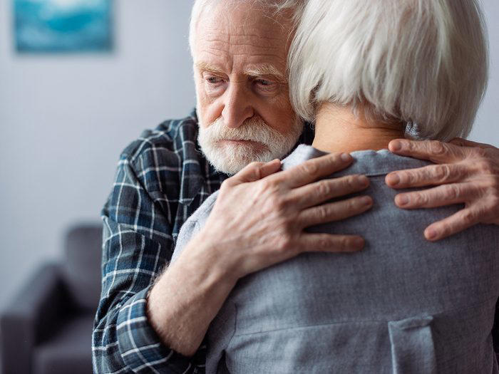 13 silent signs of dementia (and how to spot them early)