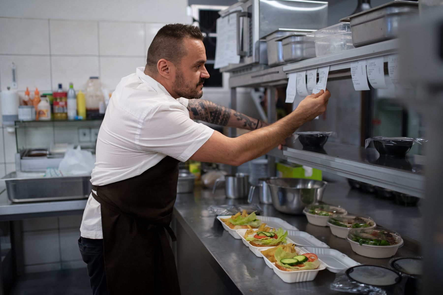 The worst foods to order at a restaurant, according to professional chefs