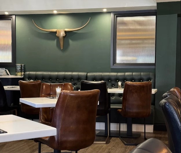 Popular East Kilbride restaurant Bond issues update after fire