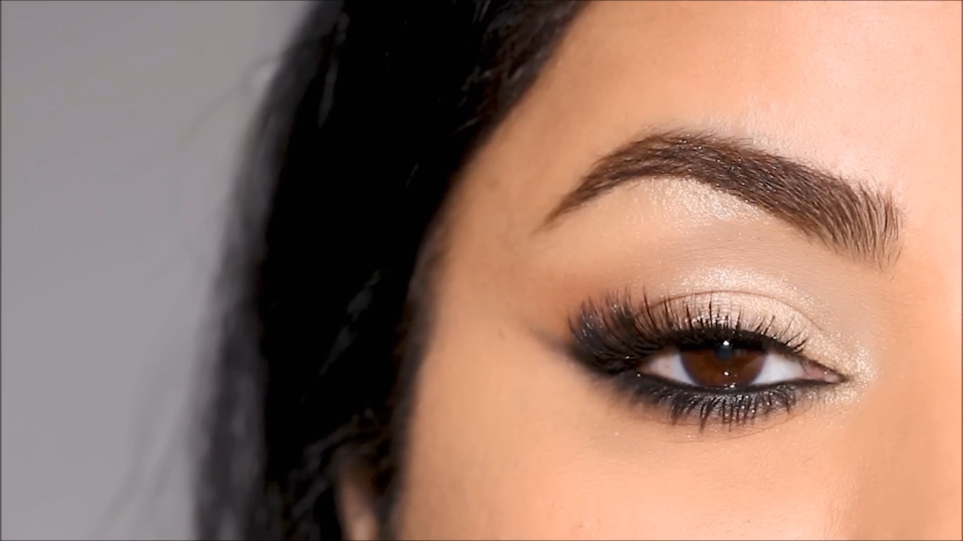 Need more lid space? Try this beauty tip!