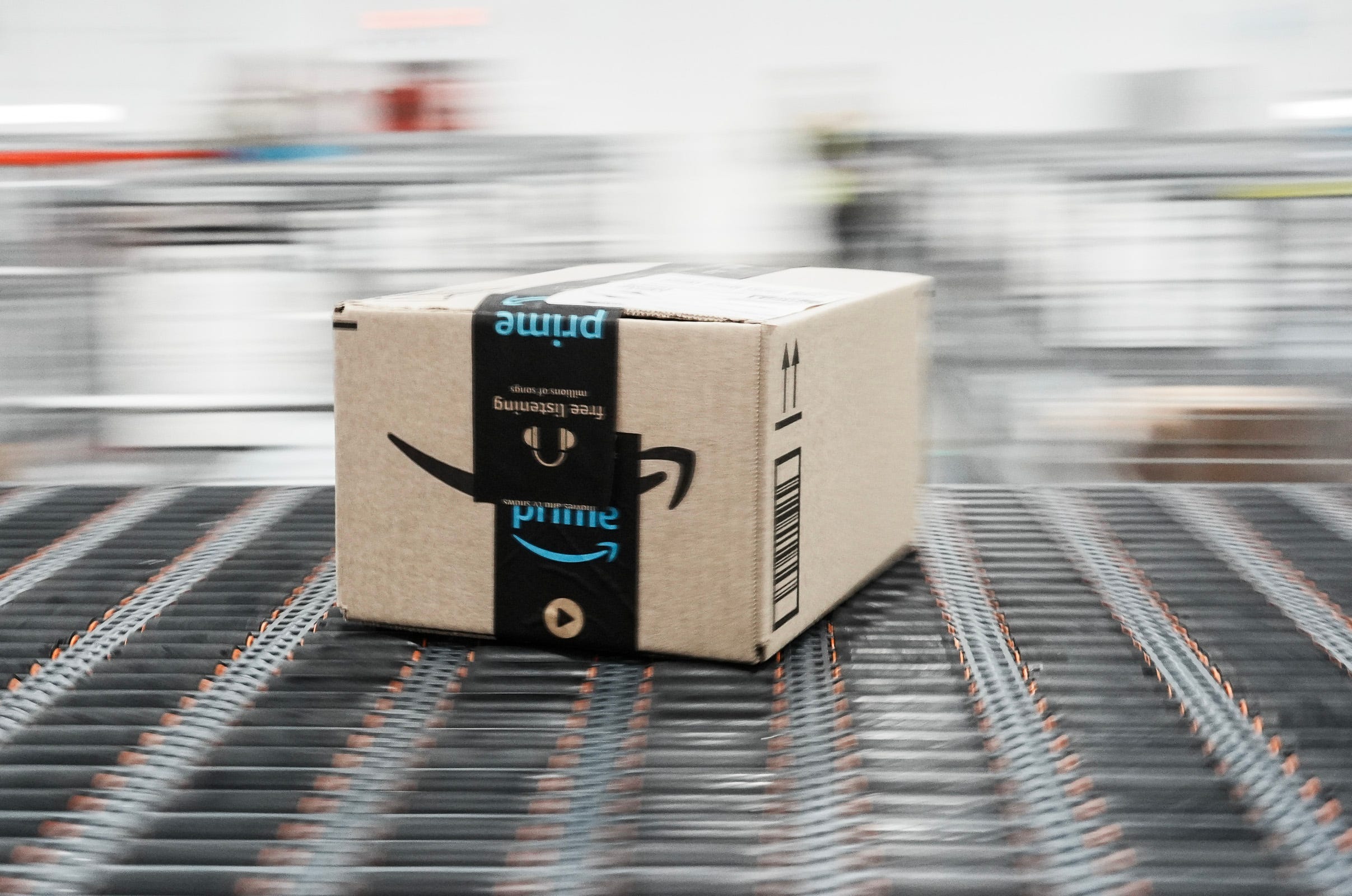Is Amazon down right now? Users have problems at checkout