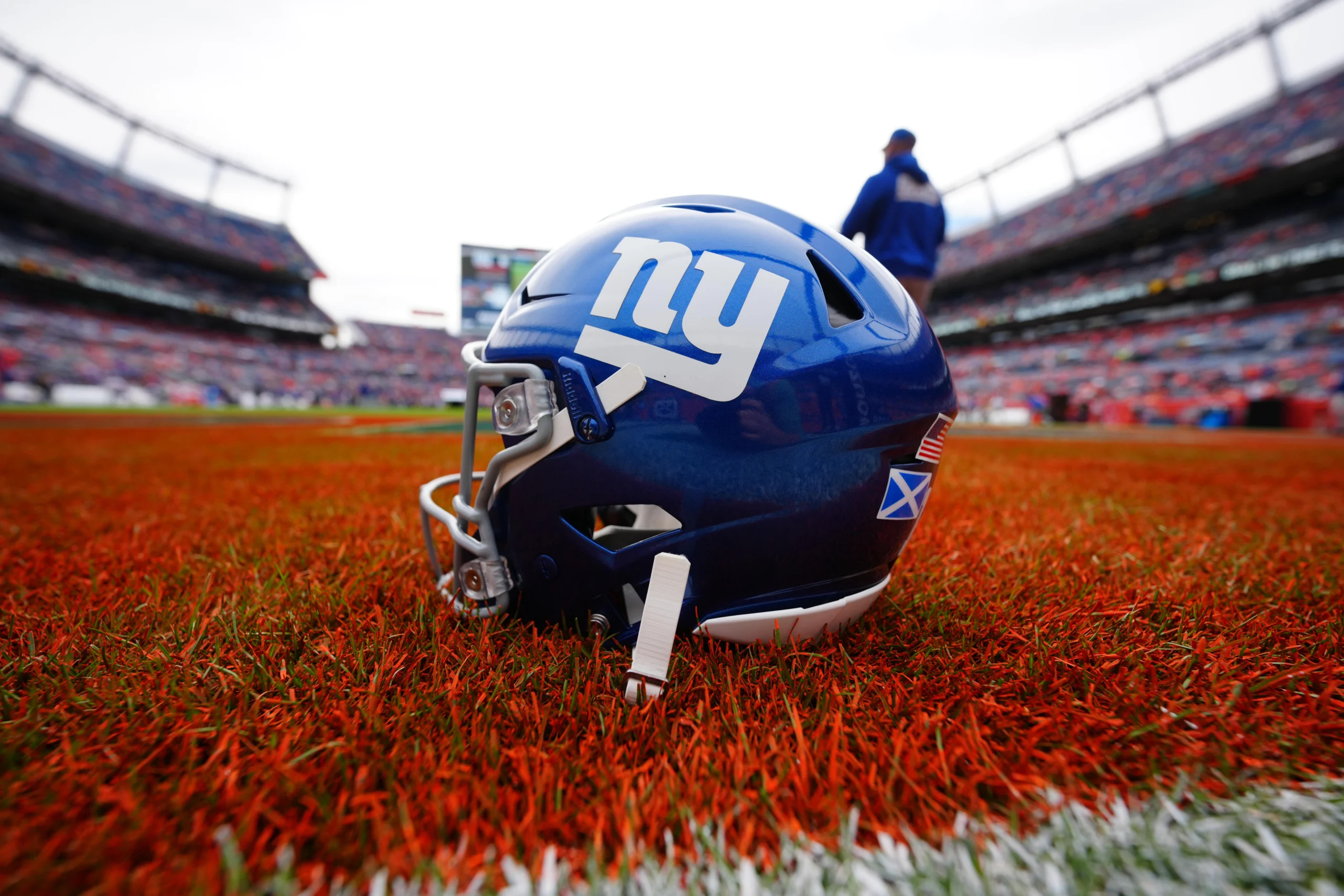 New York Giants connected to 6x Pro Bowl receiver