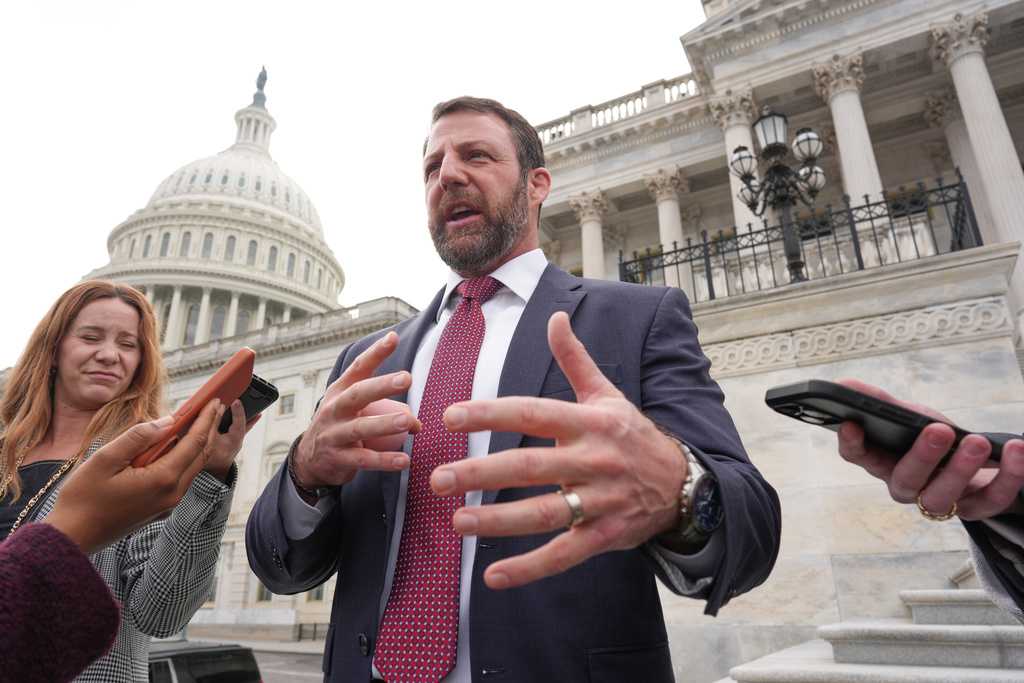Who is Markwayne Mullin, the Oklahoma senator replacing Sec. Kristi Noem?