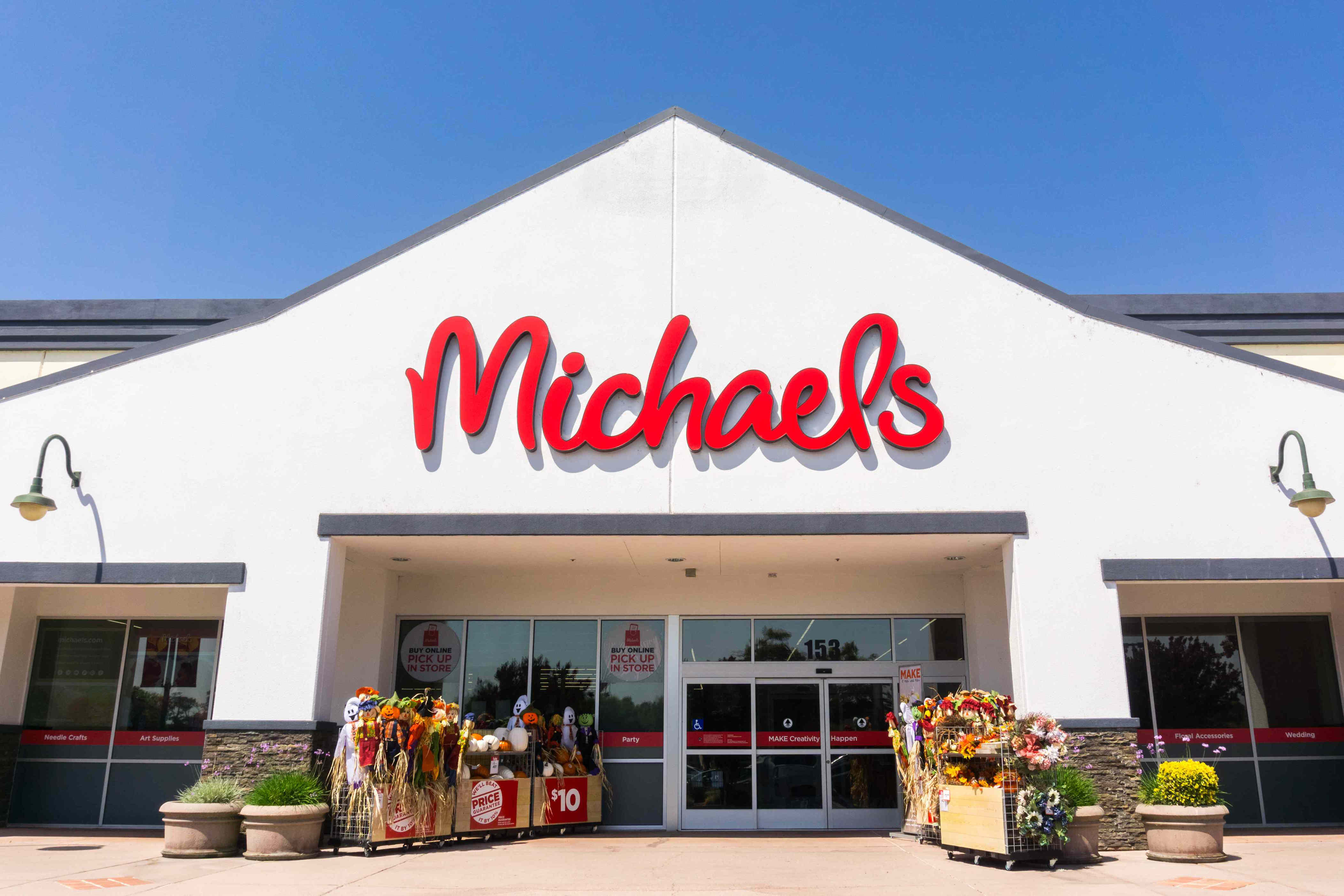 Michaels is selling fresh flowers for the first time ever—just in time ...