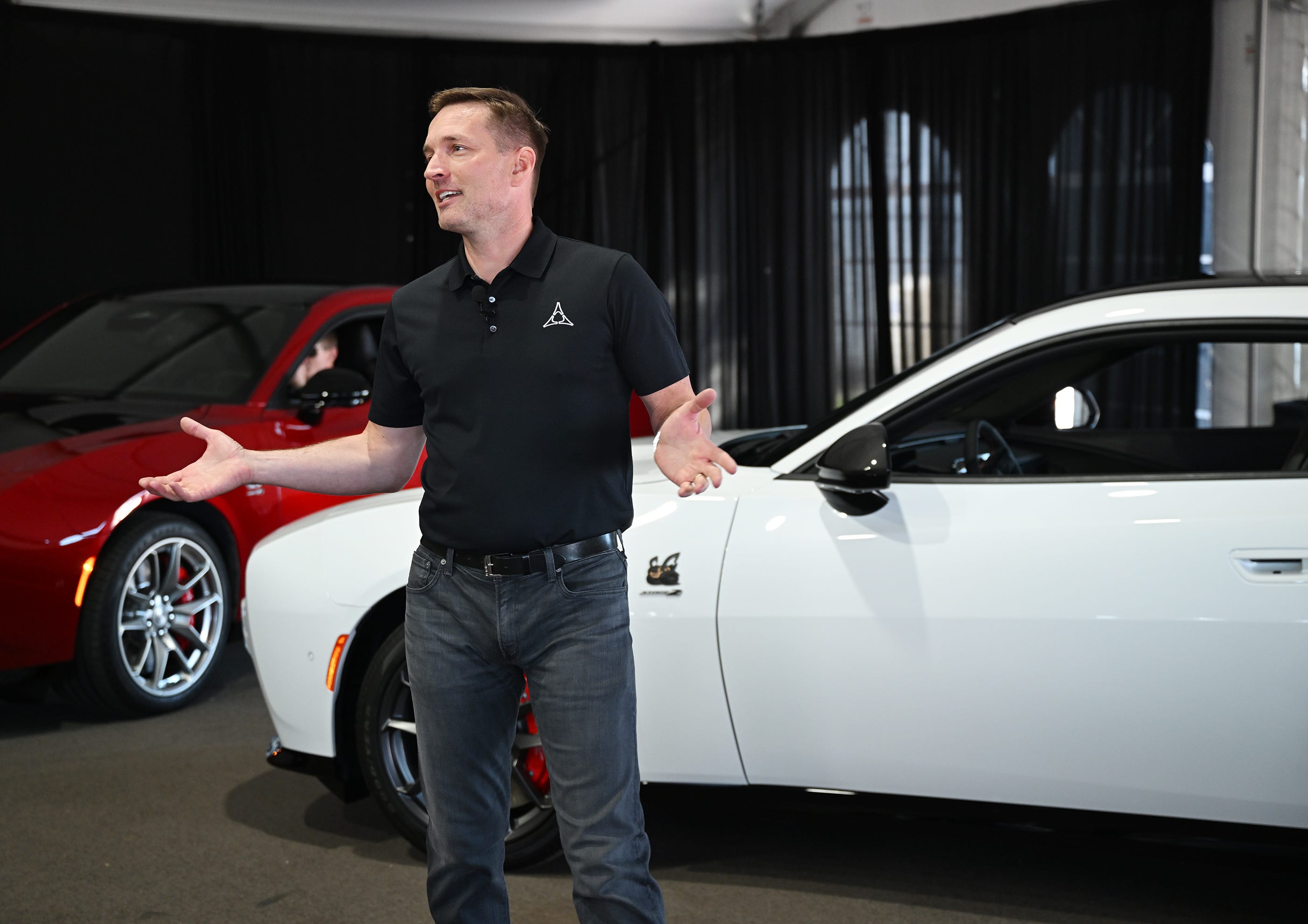 Chrysler CEO Feuell leaves company as Dodge chief takes over post