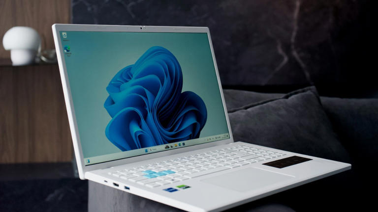 Microsoft readies modular Windows 12 with wild floating taskbar for 2026
