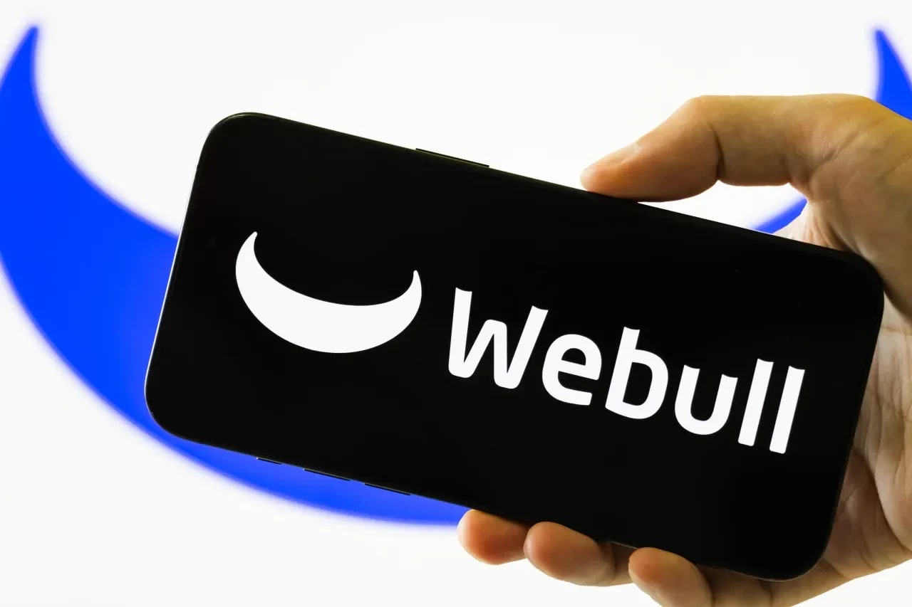 Webull stock continues decline after Q4 earnings miss – what does the ...