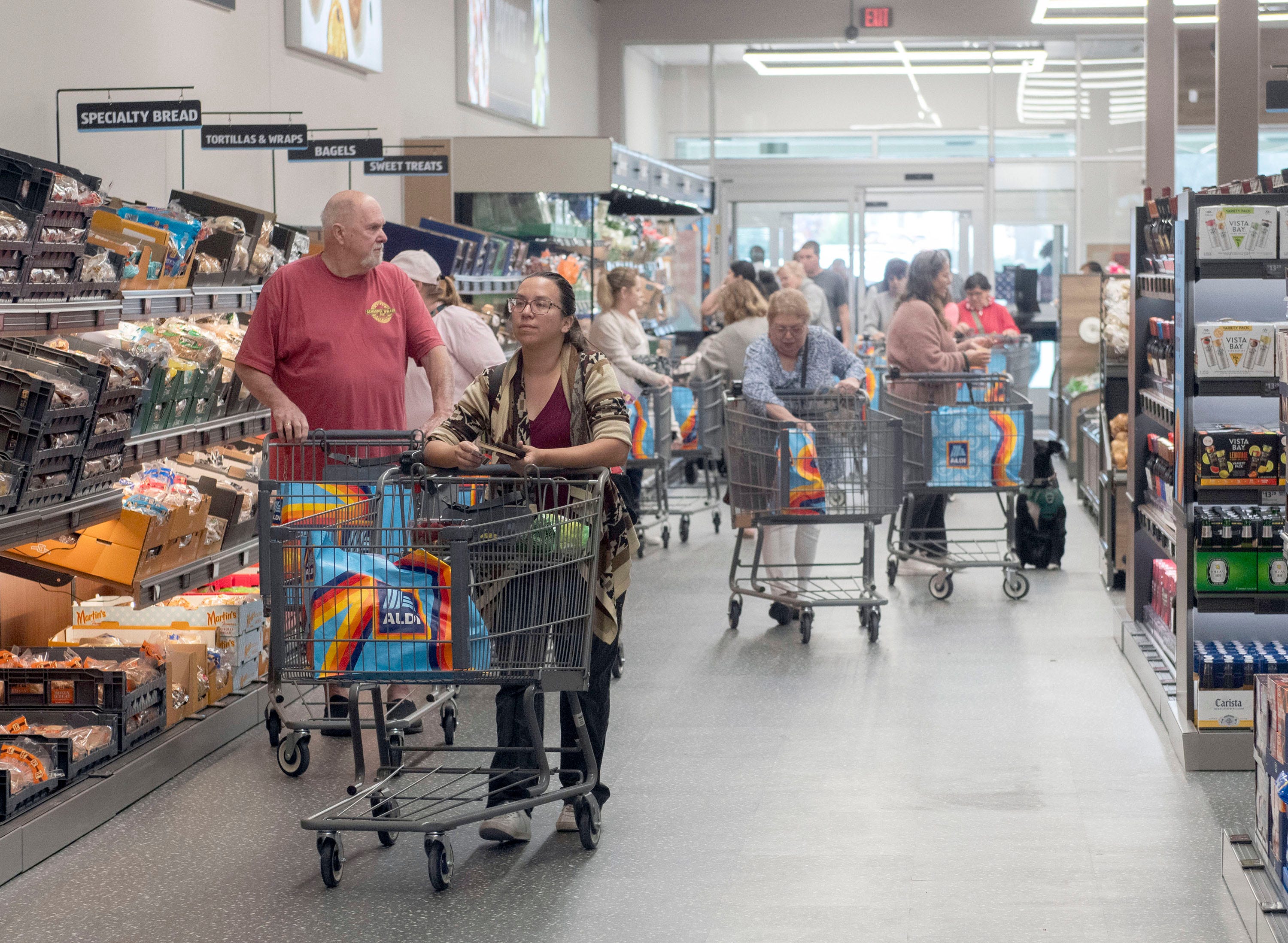 Get first look at new Aldi now open on Ninth Avenue