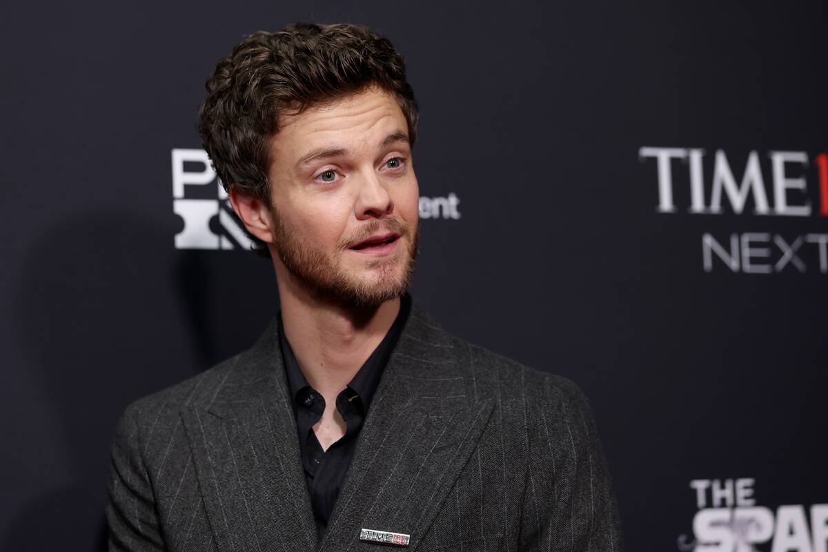 20+ photos of television stars who have famous parents