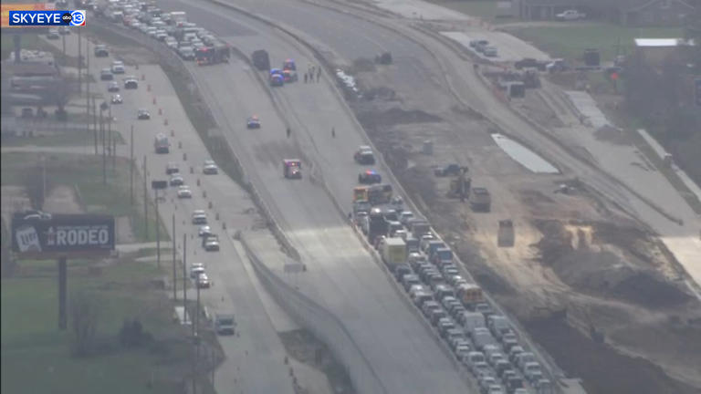 Gulf Freeway reopens in Galveston County after heavy truck loses load ...