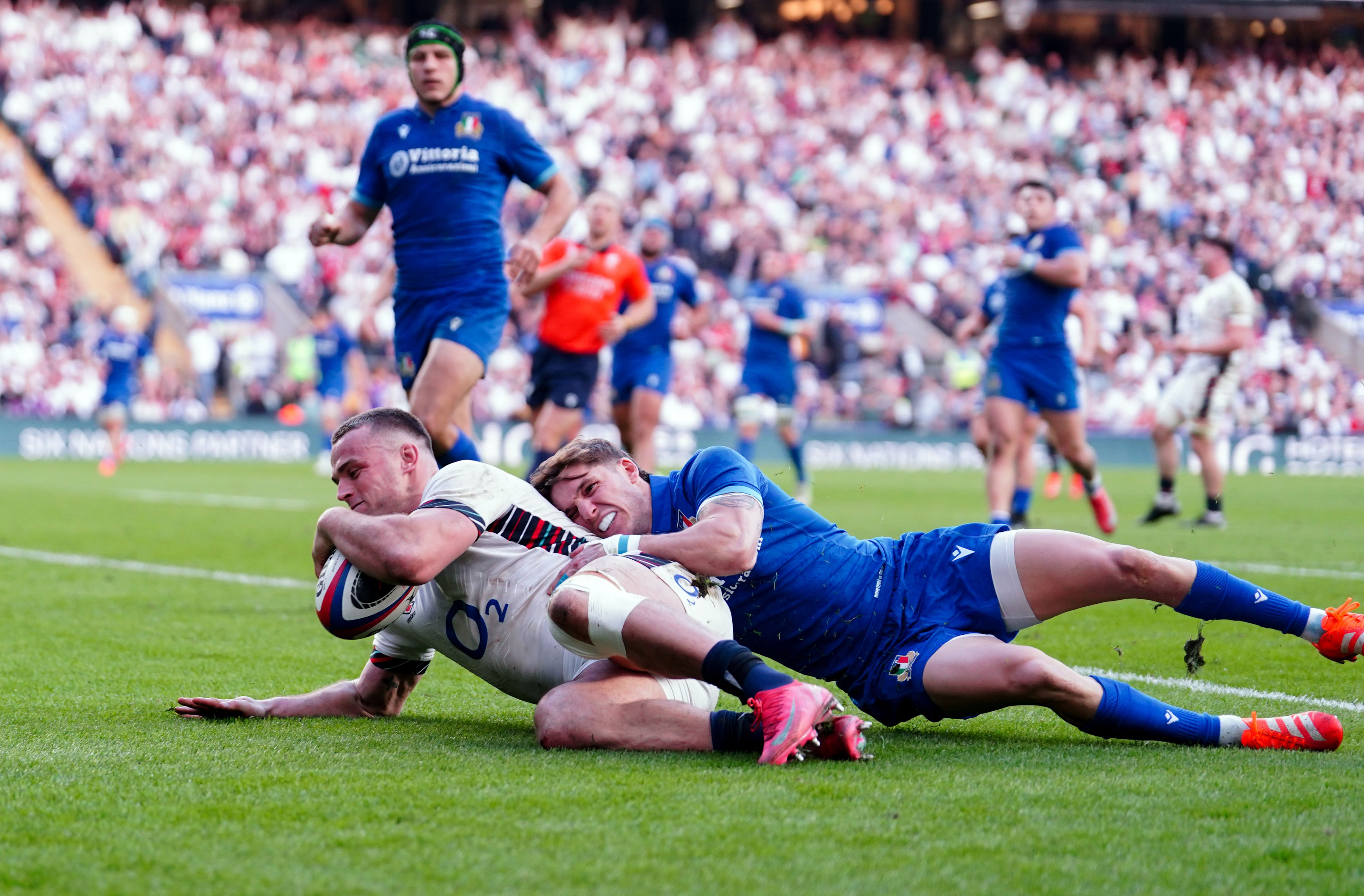 Italy make history as England endure dark Six Nations day