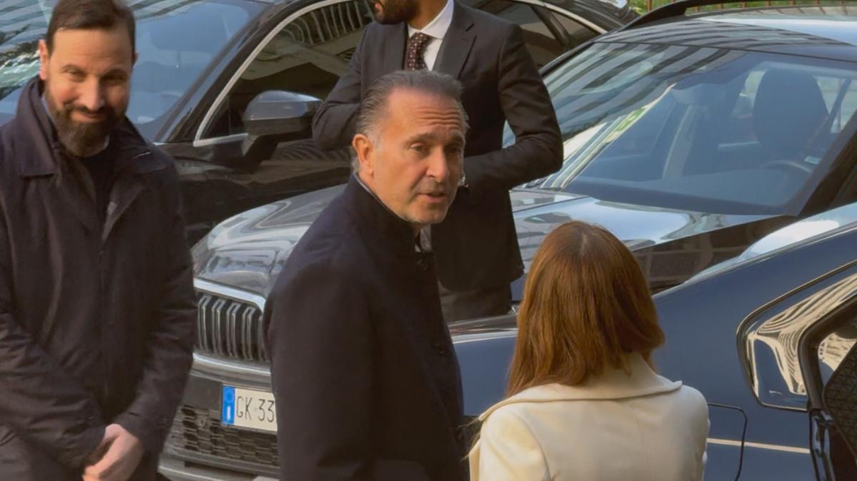 Niente conferenza: in corso un incontro tra Cardinale e pochi ...