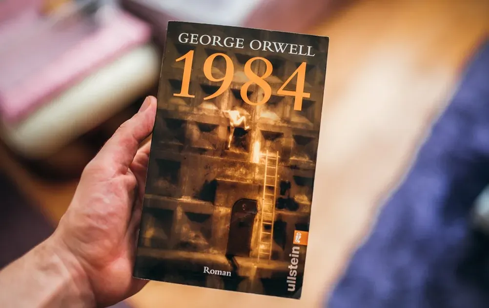 Books that predicted future technology with scary accuracy