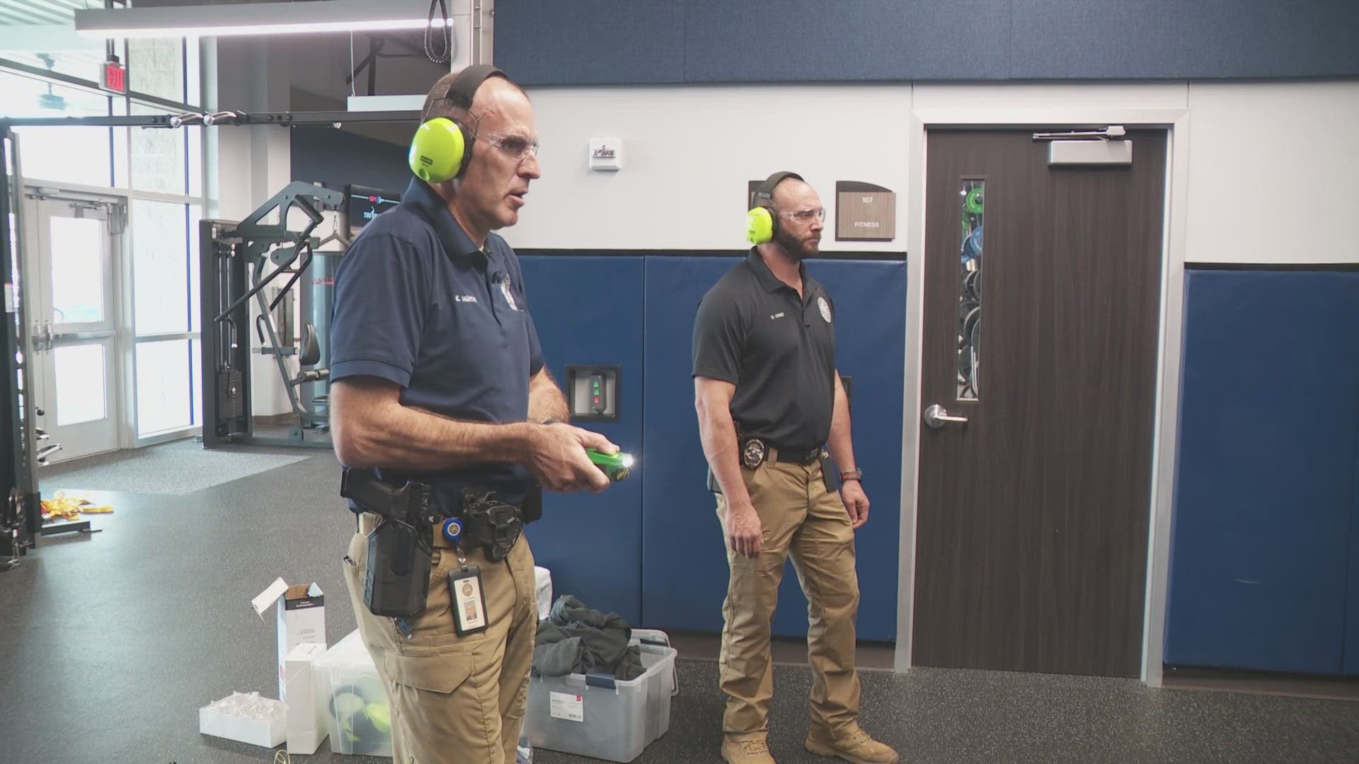 Pearland police show off "Batman-like" BolaWrap restraint device