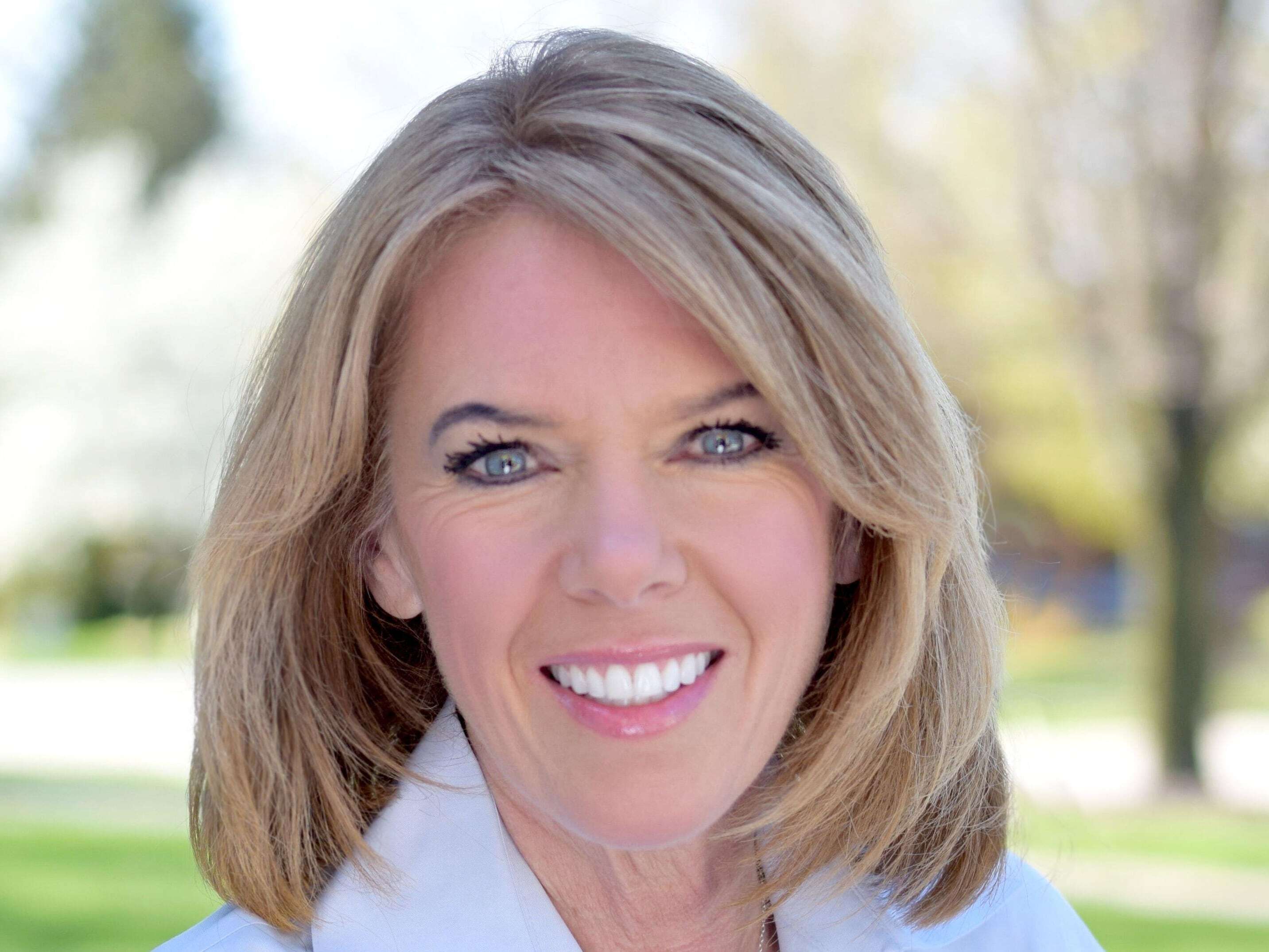 Popular West Michigan meteorologist Terri DeBoer announces run for Congress