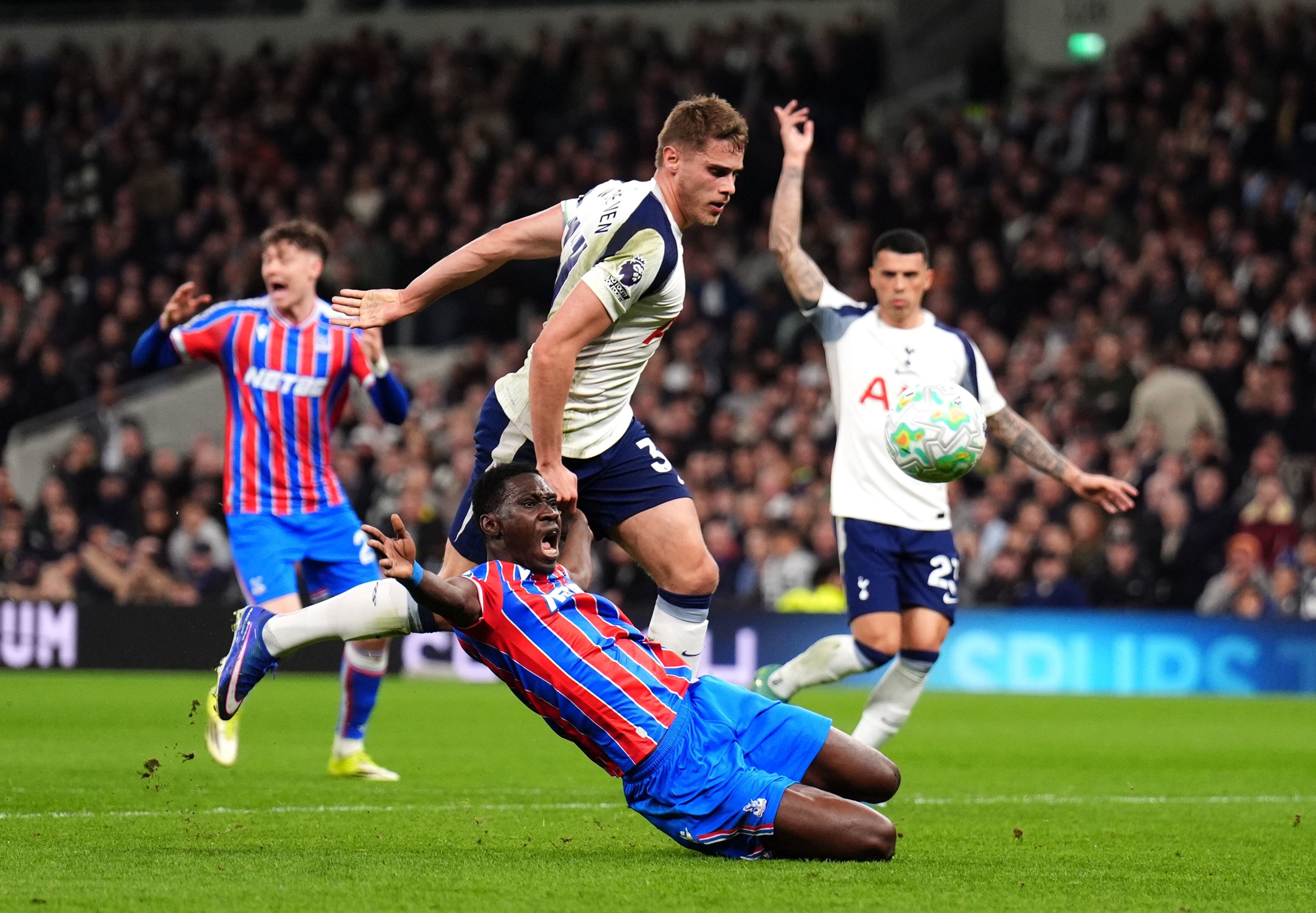 Tottenham's five-game losing streak leaves them one point above relegation