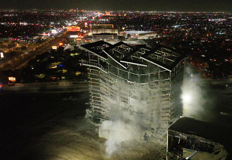Eastside Cannery imploded in Las Vegas — video