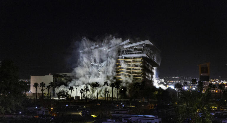 Eastside Cannery imploded in Las Vegas — video