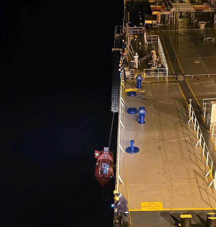 Vietnamese crew rescue 21 sailors in Gulf of Oman amid Middle East conflict