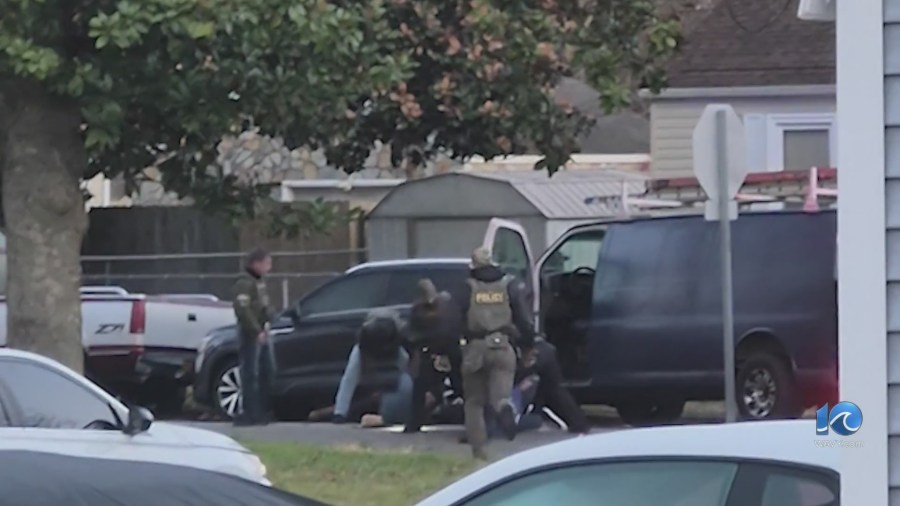 Possible ICE chase in Norfolk on camera, four detained