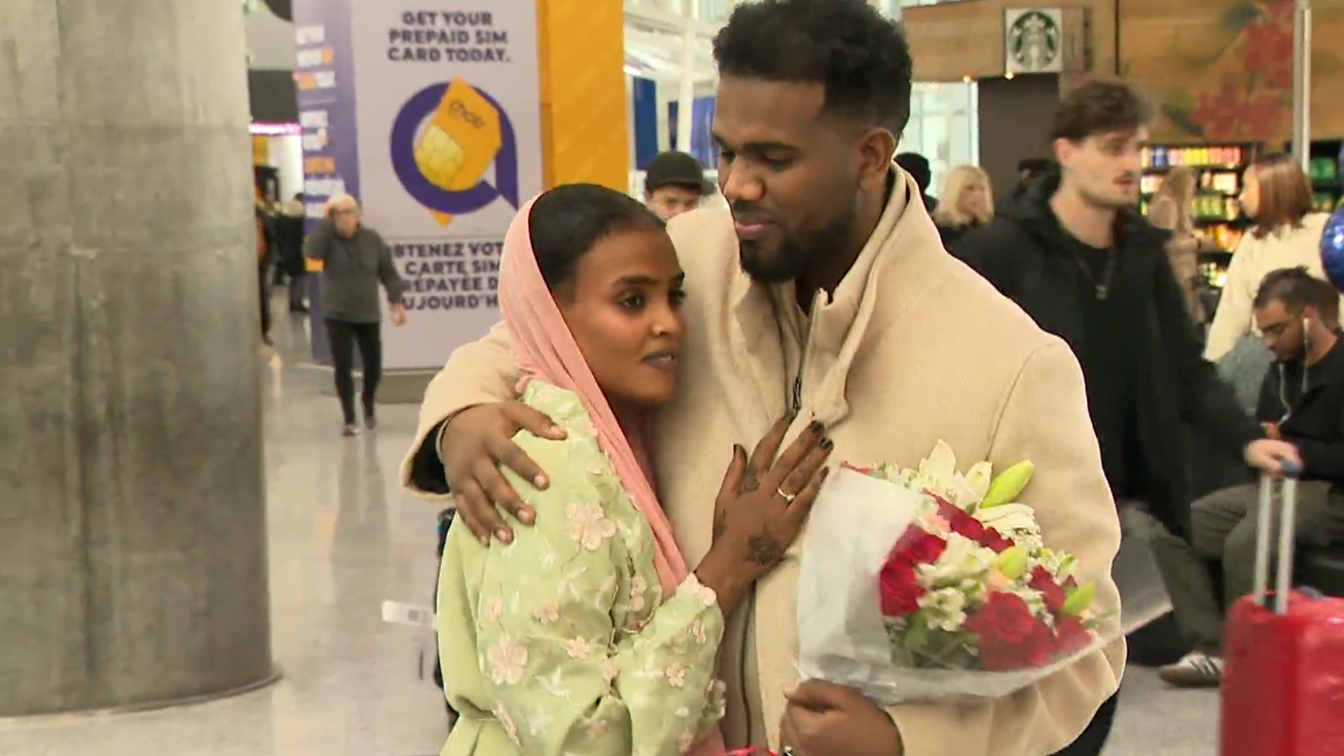 'Everybody was cheering': Canadians return home from Middle East as war ...