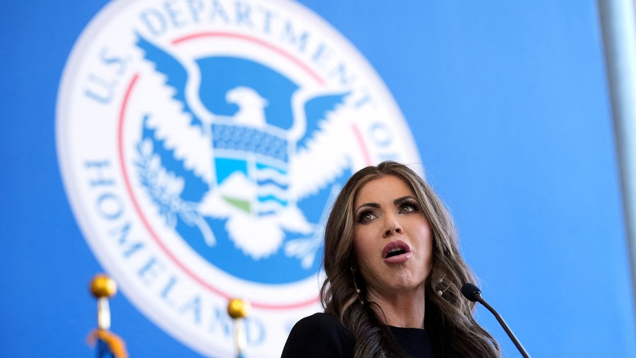 Trump put in terribly awkward spot by Kristi Noem: report