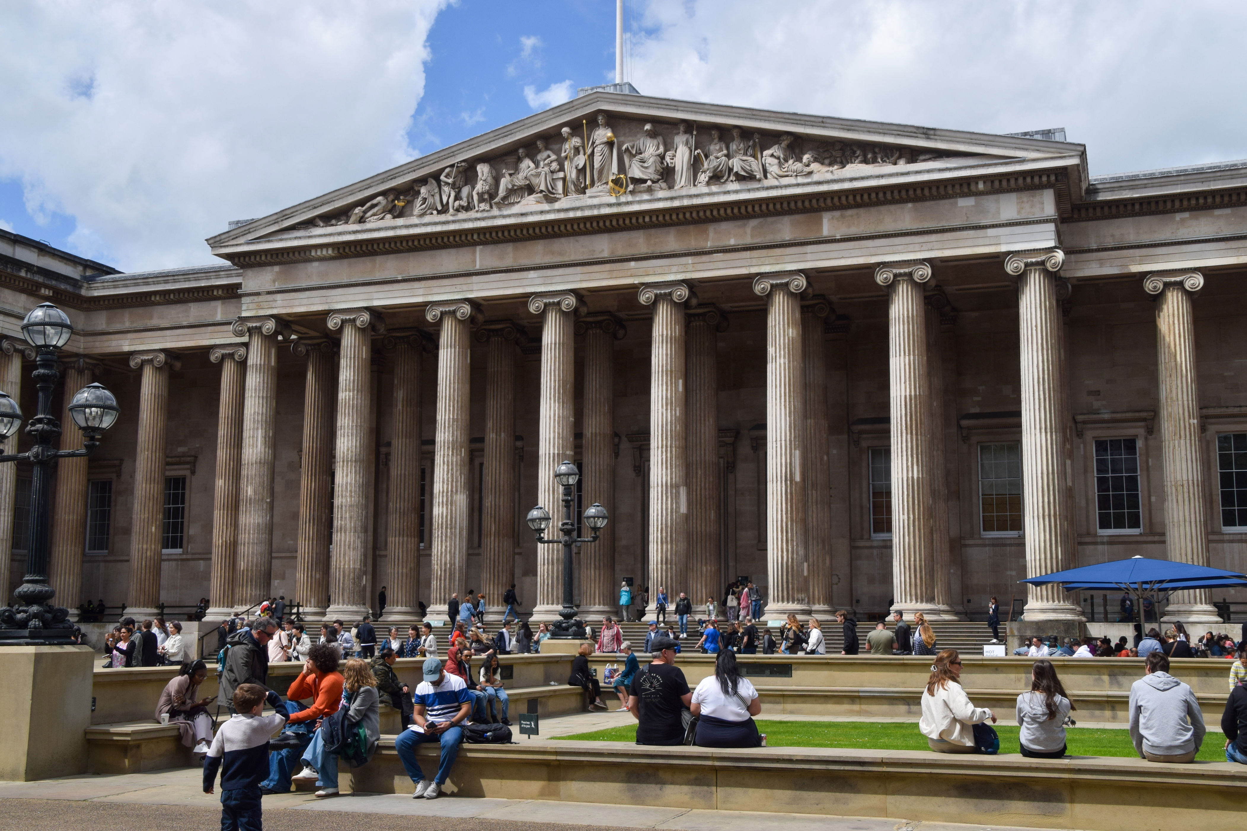 Thirty-four years ago, a British Museum staffer stole 350 prints in ...