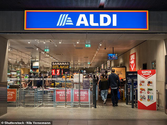 Terrifying scenes as teens attack Aldi staff with baskets and smash ...