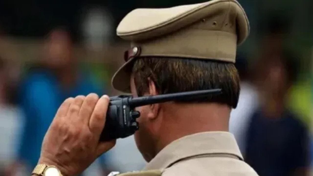 Delhi: 2 sisters found dead inside home in Malviya Nagar, mother main ...