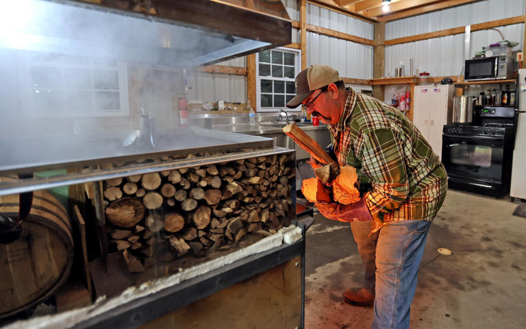 Ohio couple turns maple syrup into family labor of love (photos)