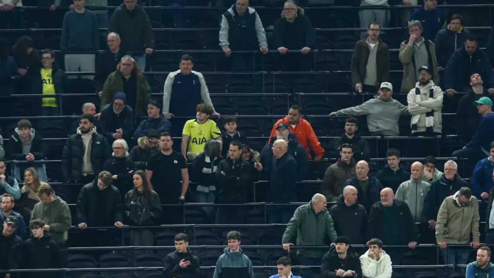 Thousands of fans leave at half-time as Spurs suffer ugly loss to ...