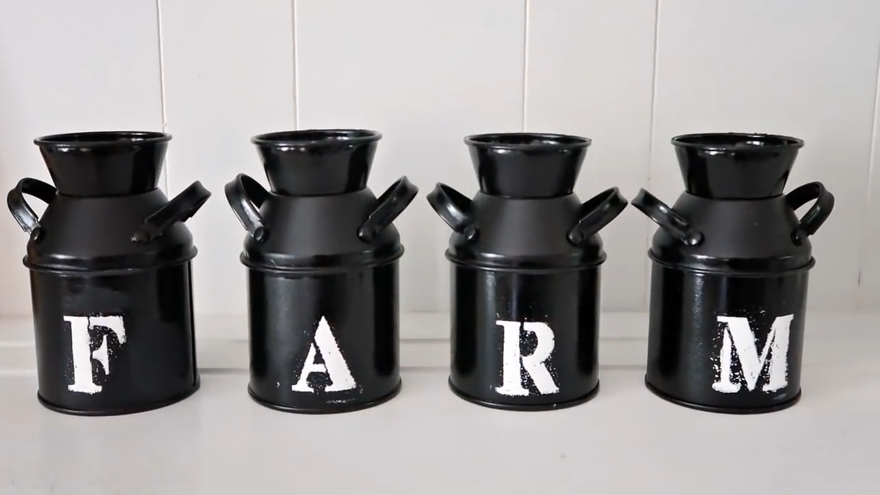 Easy farmhouse decorating ideas anyone can try at home