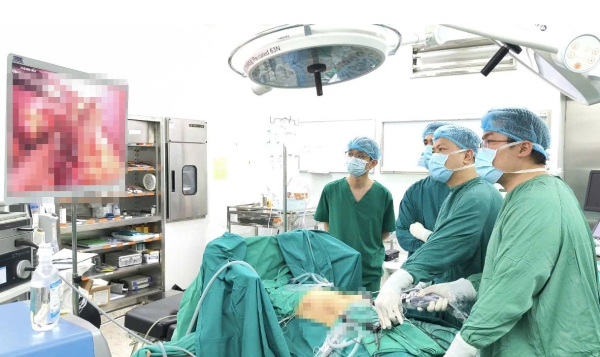 Nang gan gần 9 cm suýt vỡ vì chủ quan không điều trị