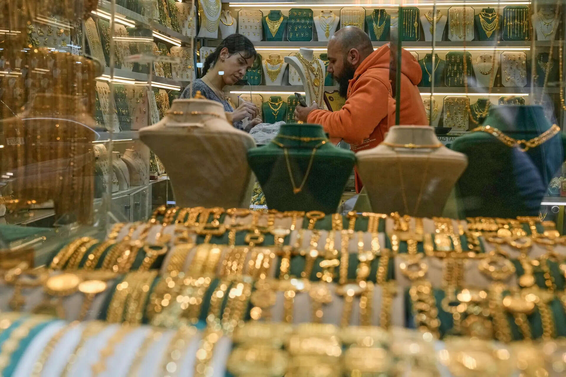 Gold stuck in Dubai is being sold at a discount