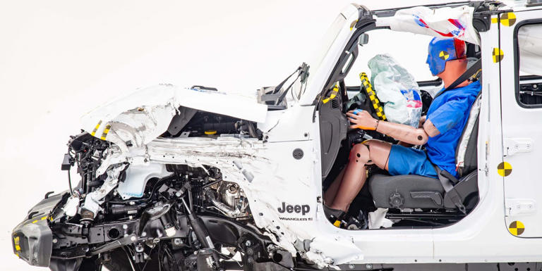 Jeep has finally fixed the biggest issue with the Wrangler, IIHS says