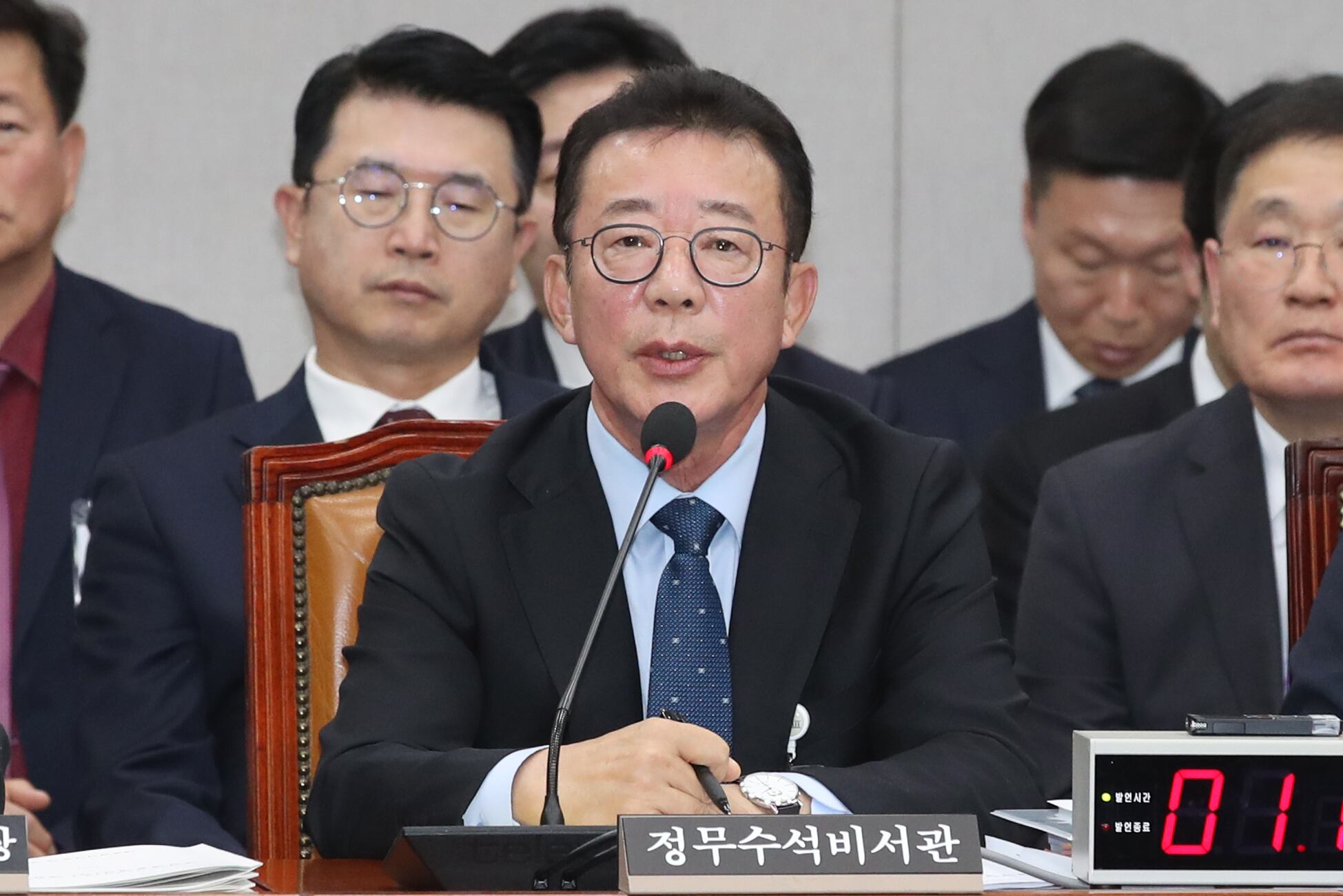 Former secretary Hong denies discussions on Constitutional Court ...