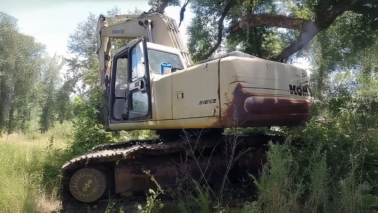 Man finds excavator in the forest and keeps it