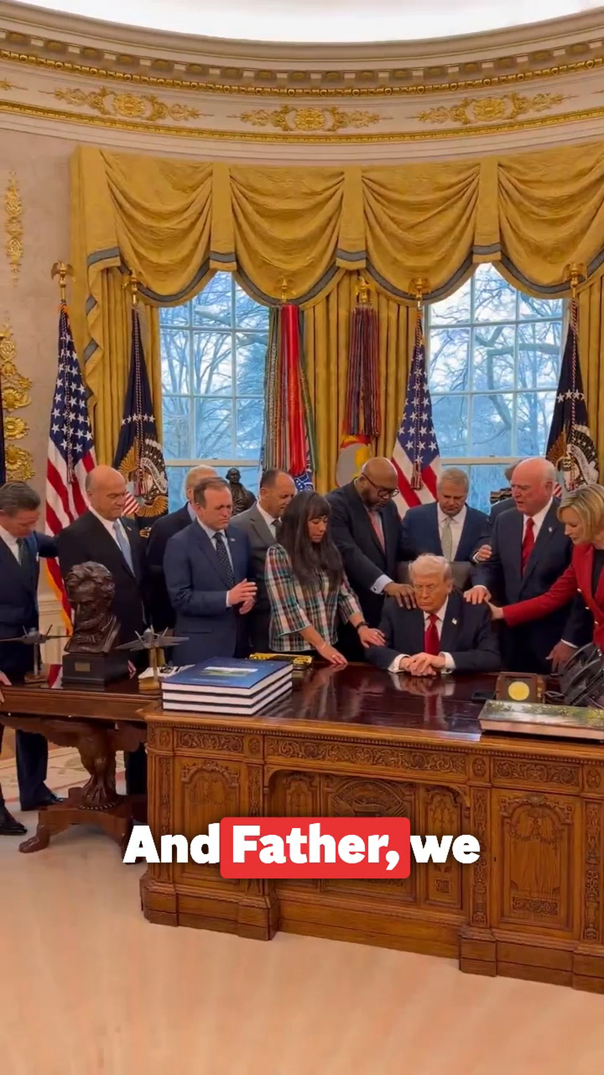 Faith leaders hold Oval Office prayer for Trump as Iran conflict ...