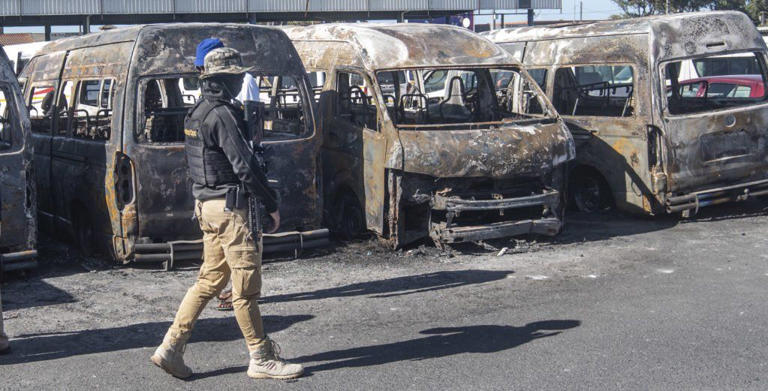 Nine taxis torched at Nyanga taxi rank in Cape Town [photos]