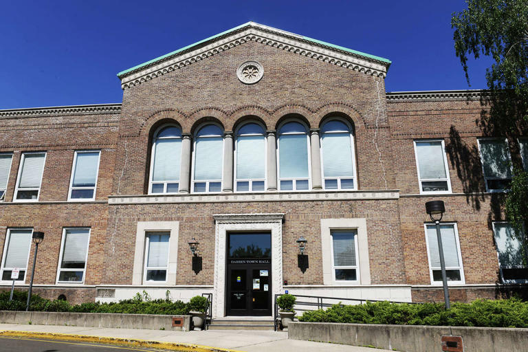 Darien taps $2.5M reserve to lessen tax hike in upcoming budget